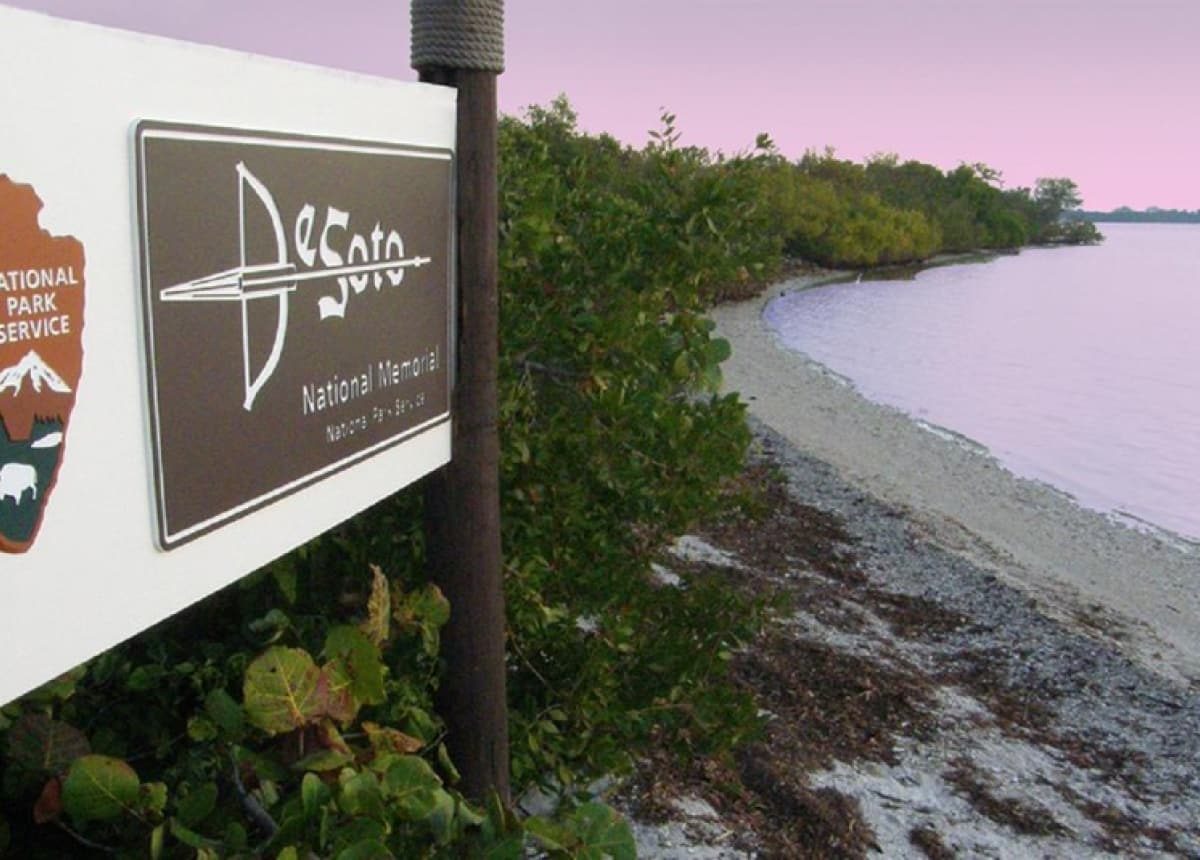 Safe Harbor Pier 77 - Safe Harbor Marinas